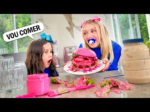 JULLY FEZ UM LANCHE COR DE ROSA PARA A LAYRA COMER!!