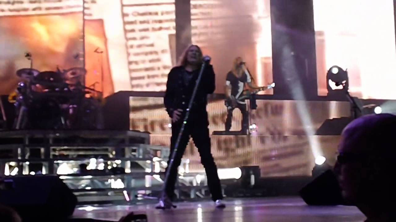 Def Leppard - Undefeated Live Pittsburgh 08/20/2011 - YouTube