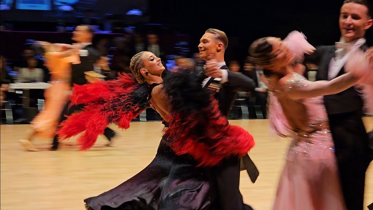 VIENNESE WALTZ - Mark CHILCOTE & Madison INGOLDSBY - Nuit de la danse ...