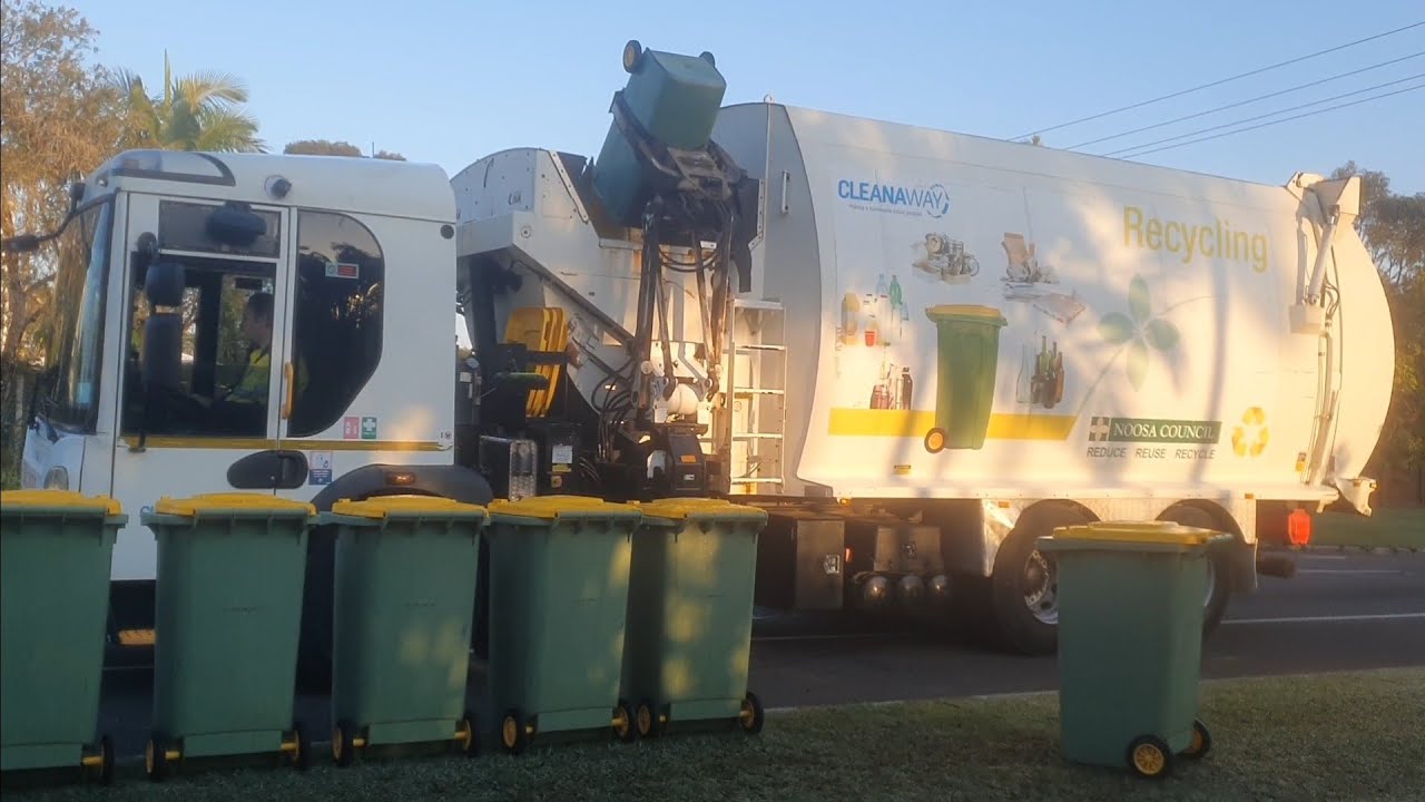 Very fast recycling operator in Tewantin with SL01090 #cleanaway - YouTube