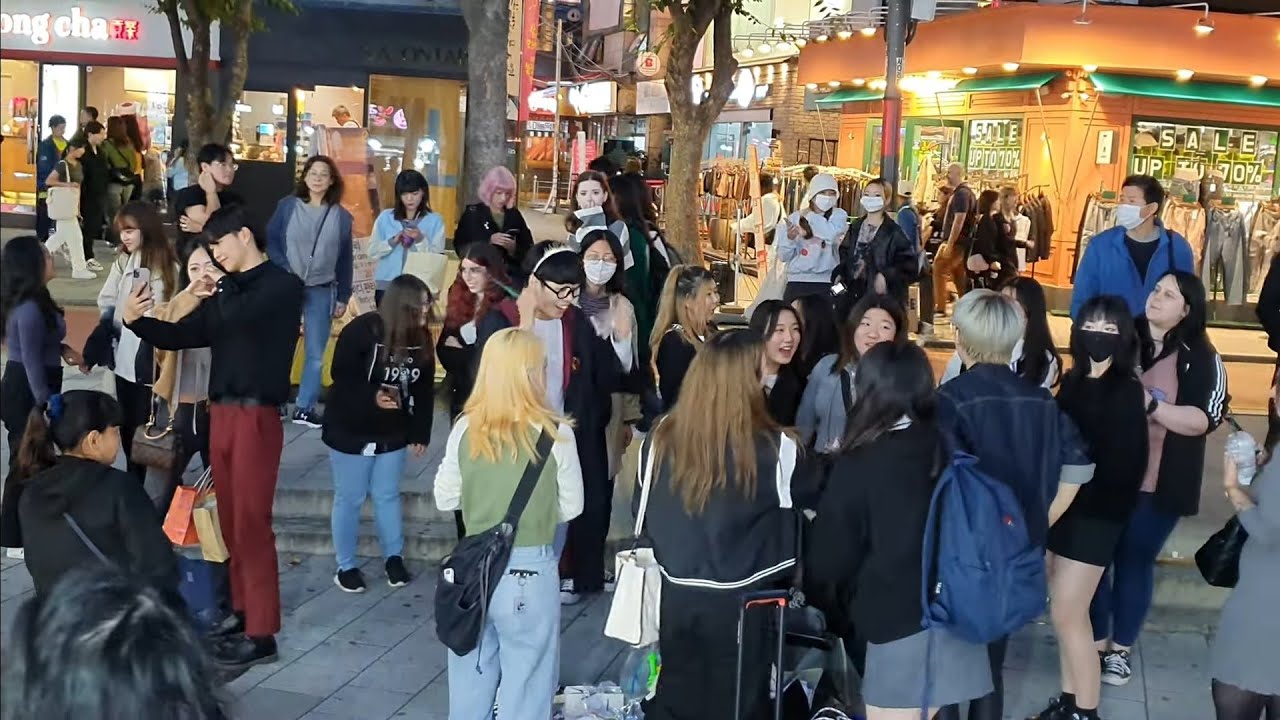 [STREET ARTIST] ONE OF. WITH FANS. HONGDAE BUSKING. - YouTube