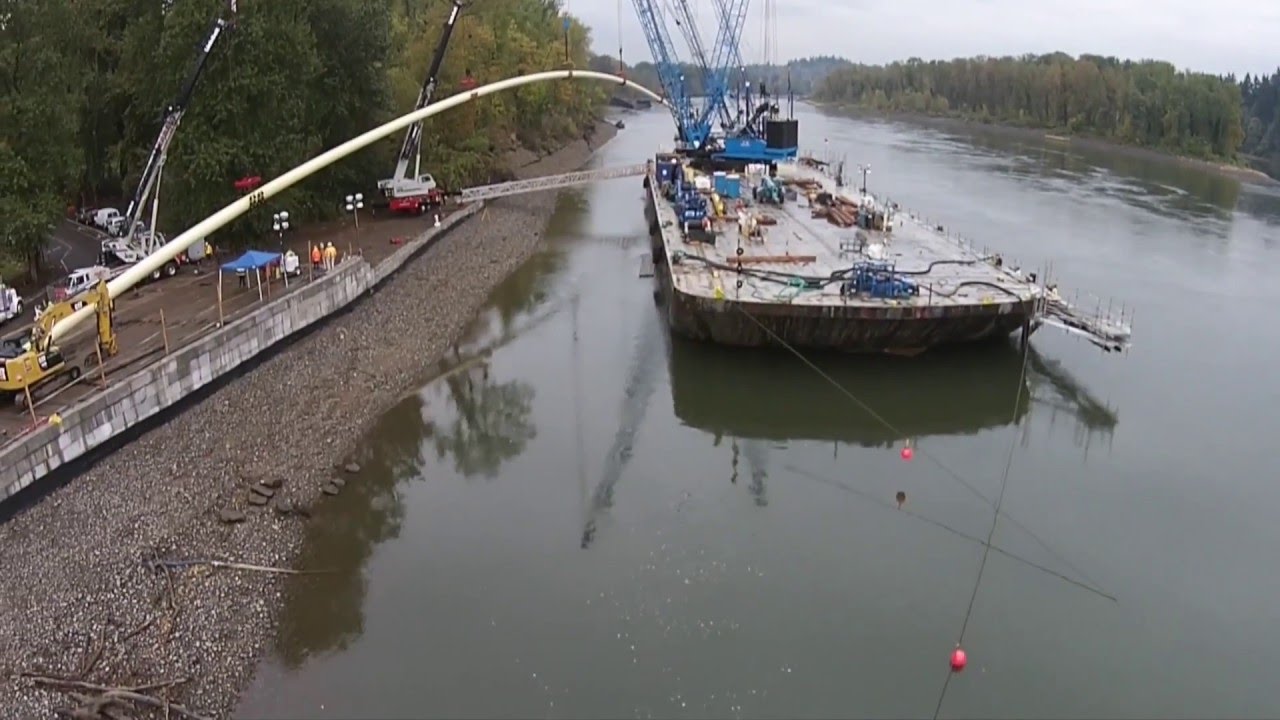 Horizontal Directional Drilling Pullback - YouTube