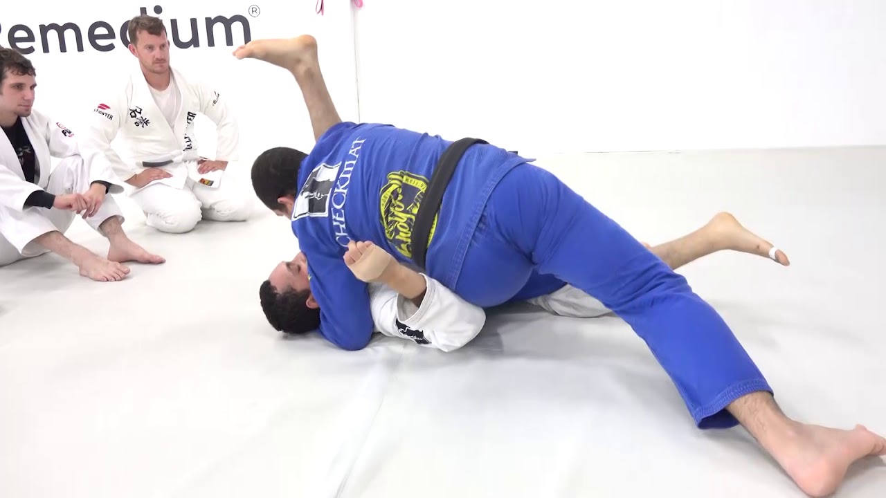 Closed Guard Stand Up Guard Pass 1 - YouTube