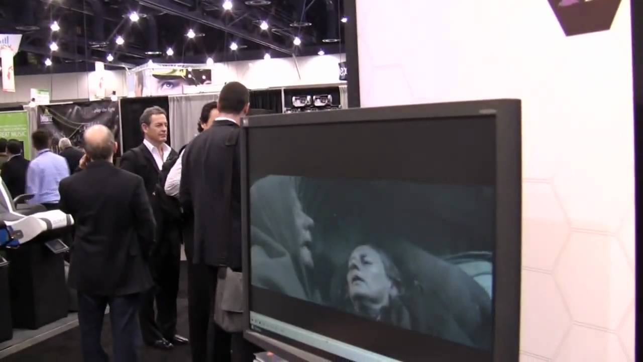 CES 2010 - OCC - Turtle Beach Ear Force Z1 - YouTube