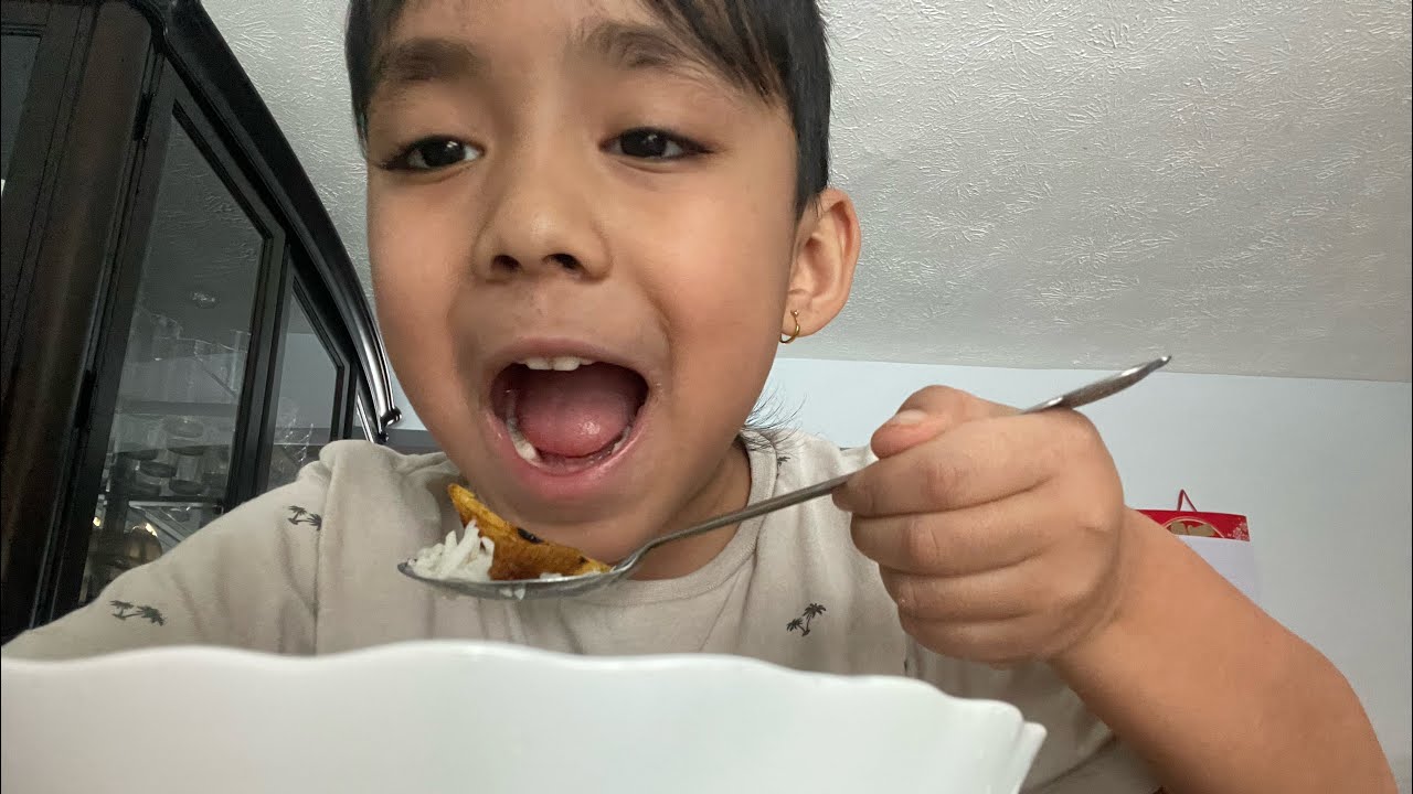 Eating with dipson - YouTube