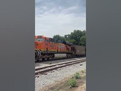 BNSF 6022 25th Anniversary Unit! - YouTube