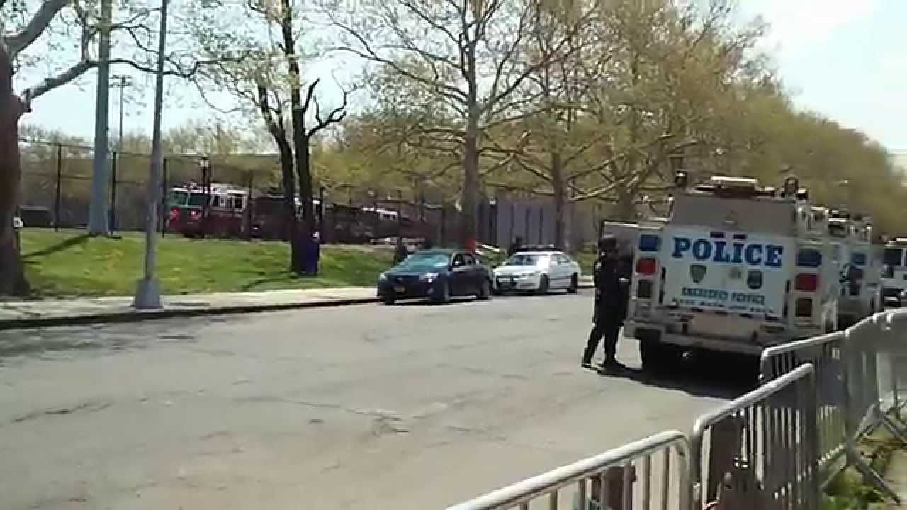 NYPD ESU, NYPD ESS And US Presidential Aircraft In The Bronx - YouTube