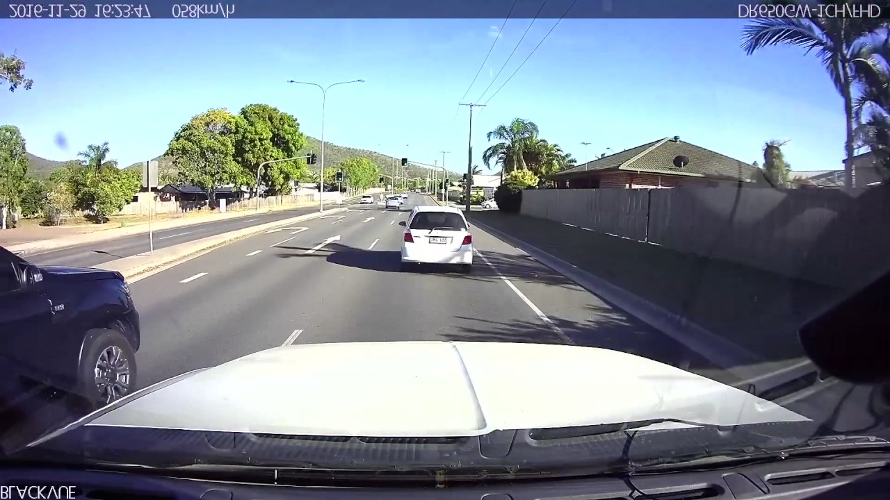 Great roundabout use in Rockhampton - YouTube