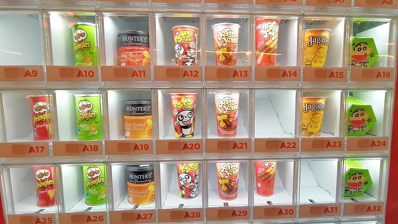 Singapore Chef in Box Vending Machine - YouTube