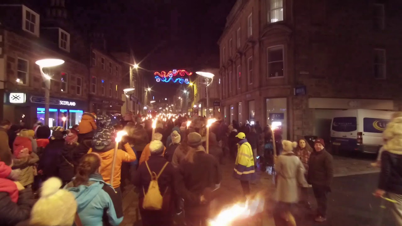 2018 Inverness Christmas Lights Switch On Parade - YouTube