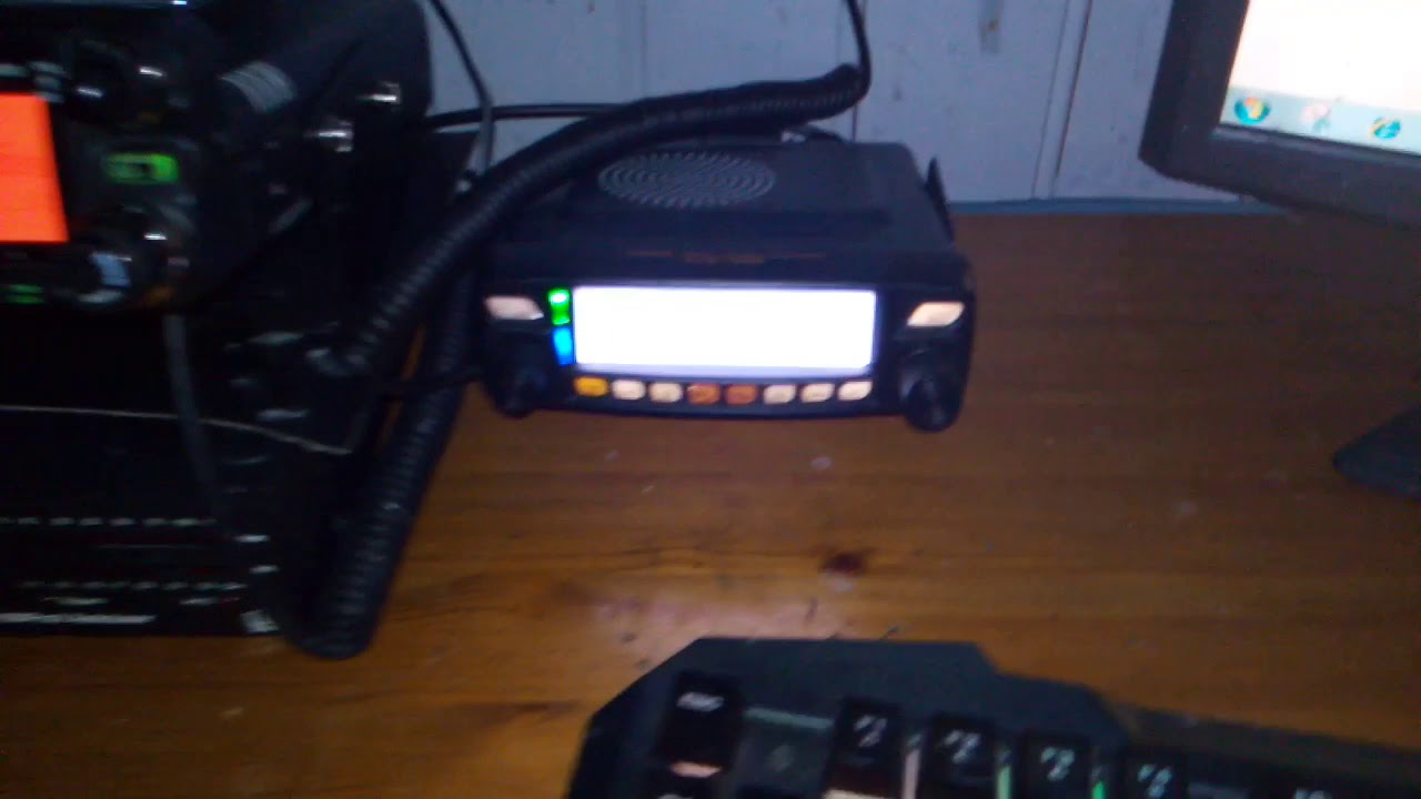 ICOM 7300 , Yaesu ftm100 ICOM 2820 - YouTube