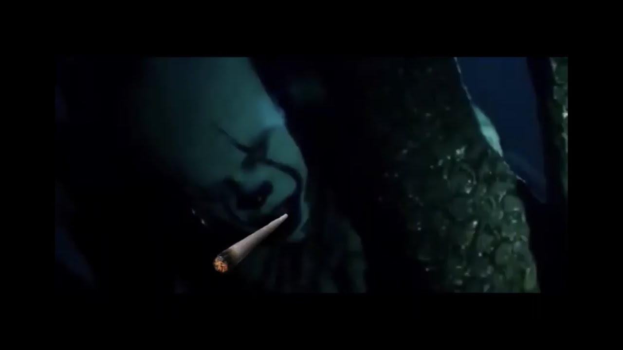 Pennywise Smokes {Confirmed In IT Chapter 2} - YouTube