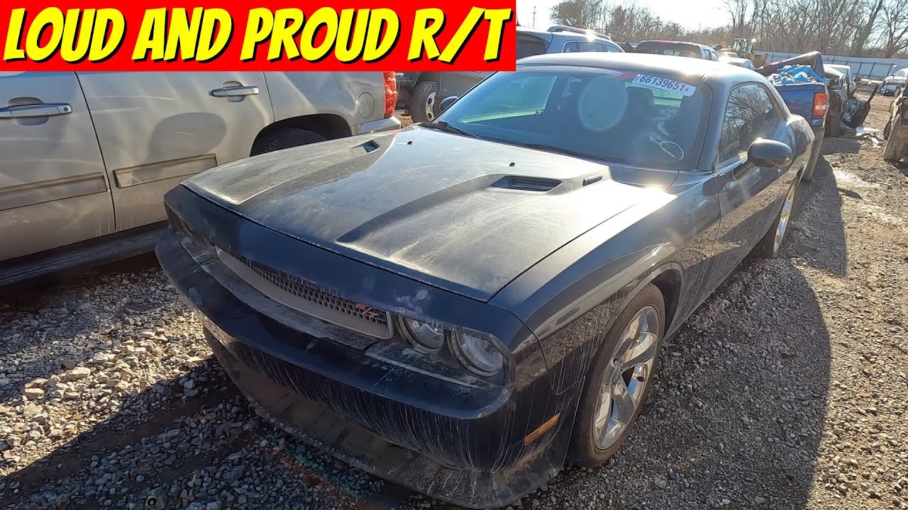 Copart Walk Around + Carnage 1-10-22 + 2014 Challenger R/T - YouTube