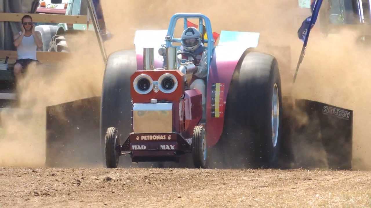 Mad Max tractor pulling bogaarden - YouTube