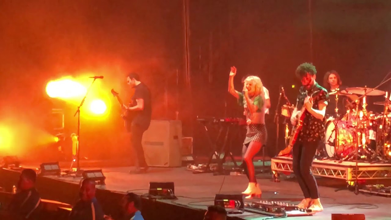 Paramore - Ain't it fun - Melbourne Rod Laver Arena, February 9 2018 ...