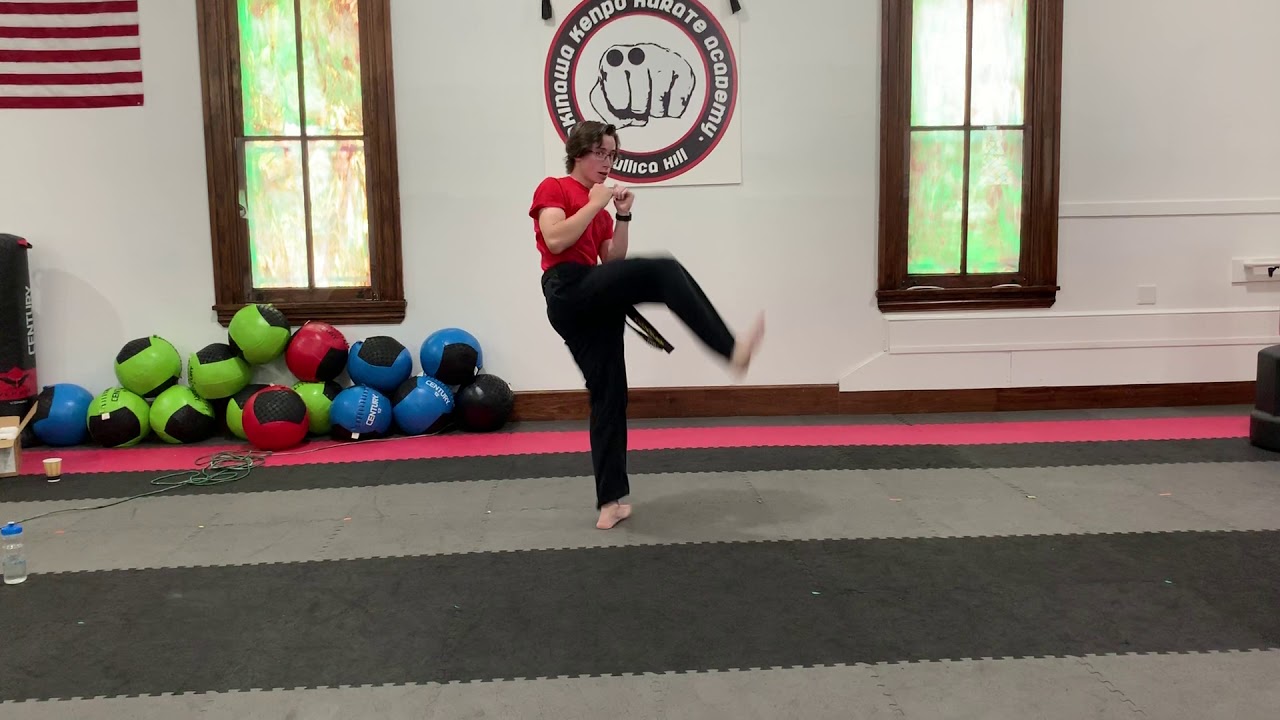 Reverse Spinning Crescent - YouTube