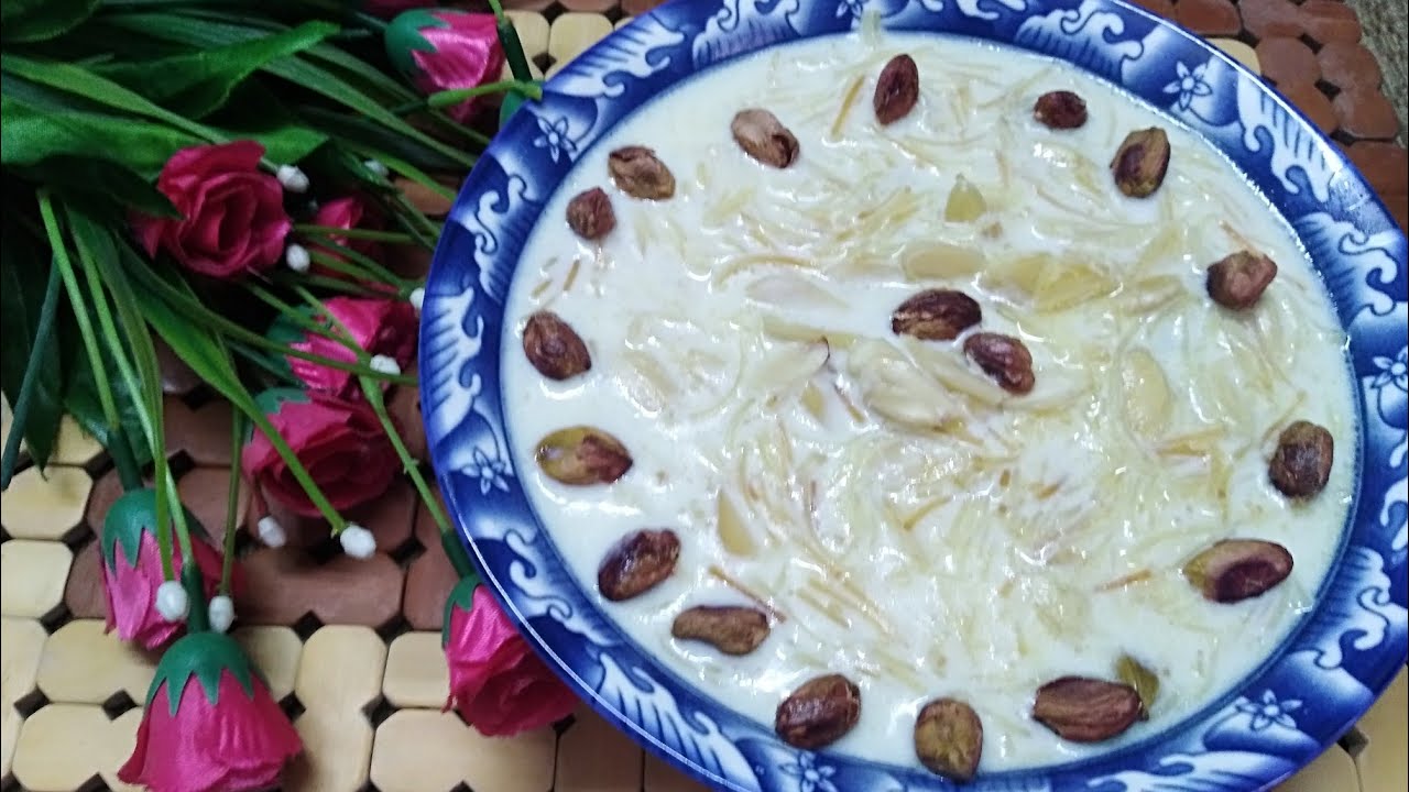 SHEER KHURMA || SEMIYA PAAYASAM || Traditionally famous sweet || - YouTube