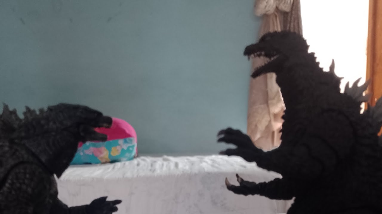 Godzilla 2019 Neca Vs Godzilla 2002 S.H.Monsterarts - YouTube