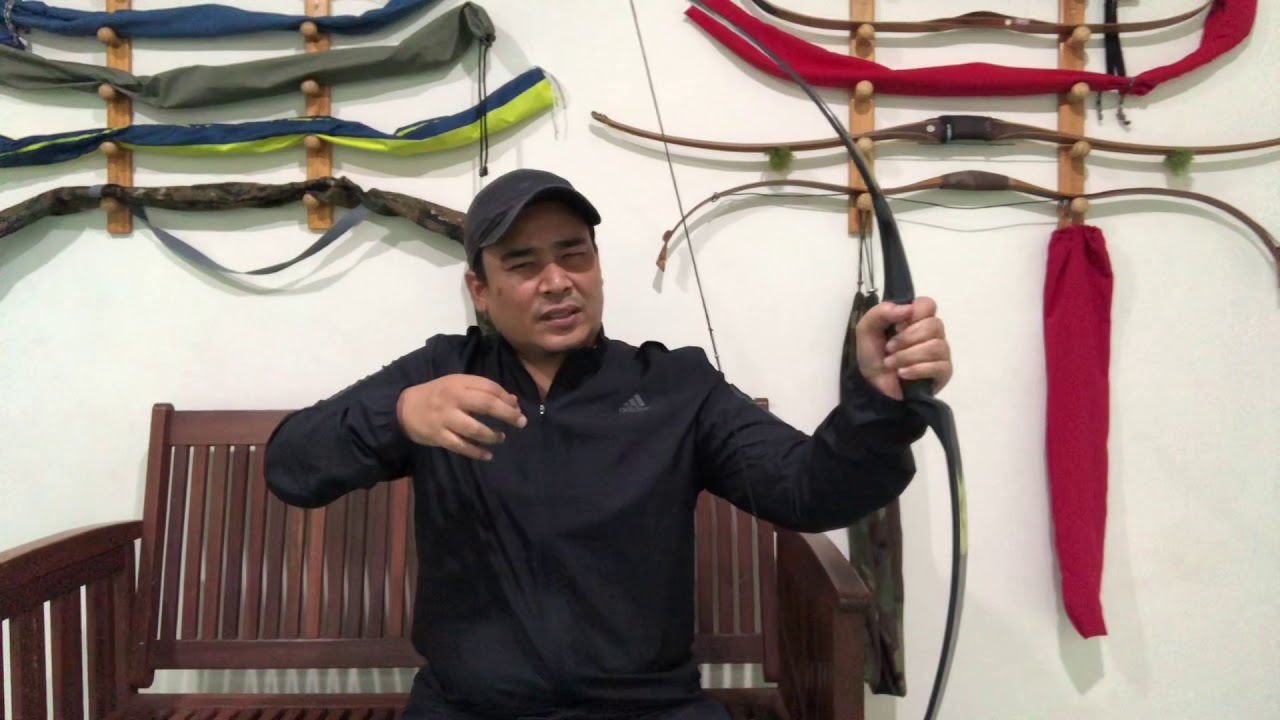 Cara memegang busur (the right way to grip your bow) - YouTube