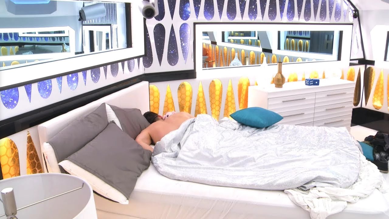 Day 50 - 4/29 12:54a - Kev returns to bed alone after going to the DR ...