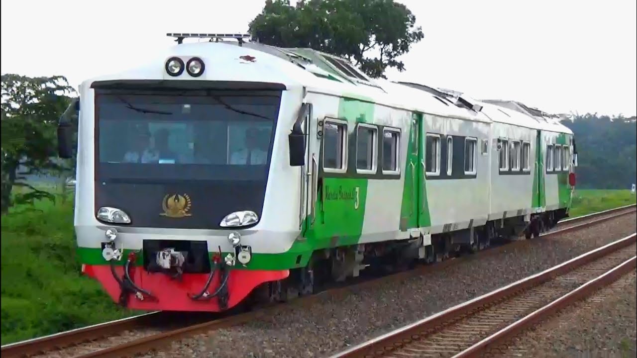 KLB Kereta Inspesksi 3 Melintas Petak Stasiun Cikaum - YouTube