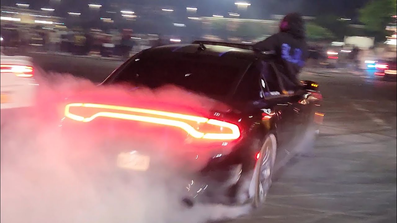 Dodge Charger Drifting At Meet - YouTube