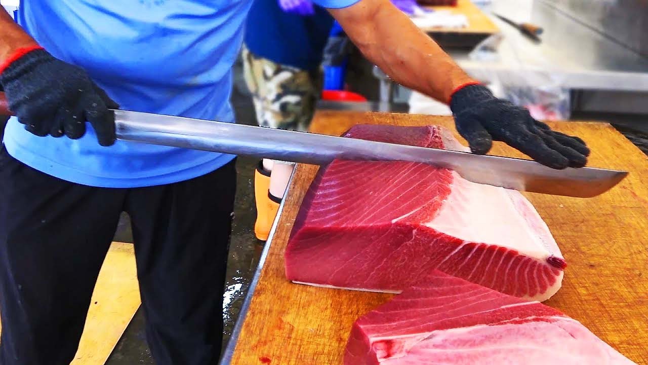 Unbelievable Giant Bluefin Tuna Otoro Sashimi - The Ultimate Luxury ...
