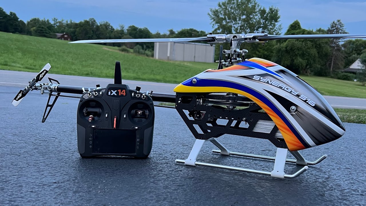 Synergy 516 Front Yard Flight - YouTube