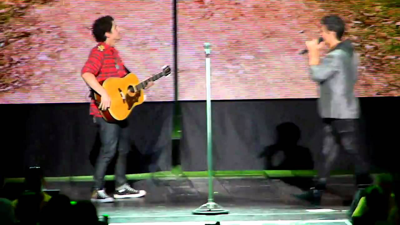 Introducing Me- Nick Jonas 8/21/10 - YouTube