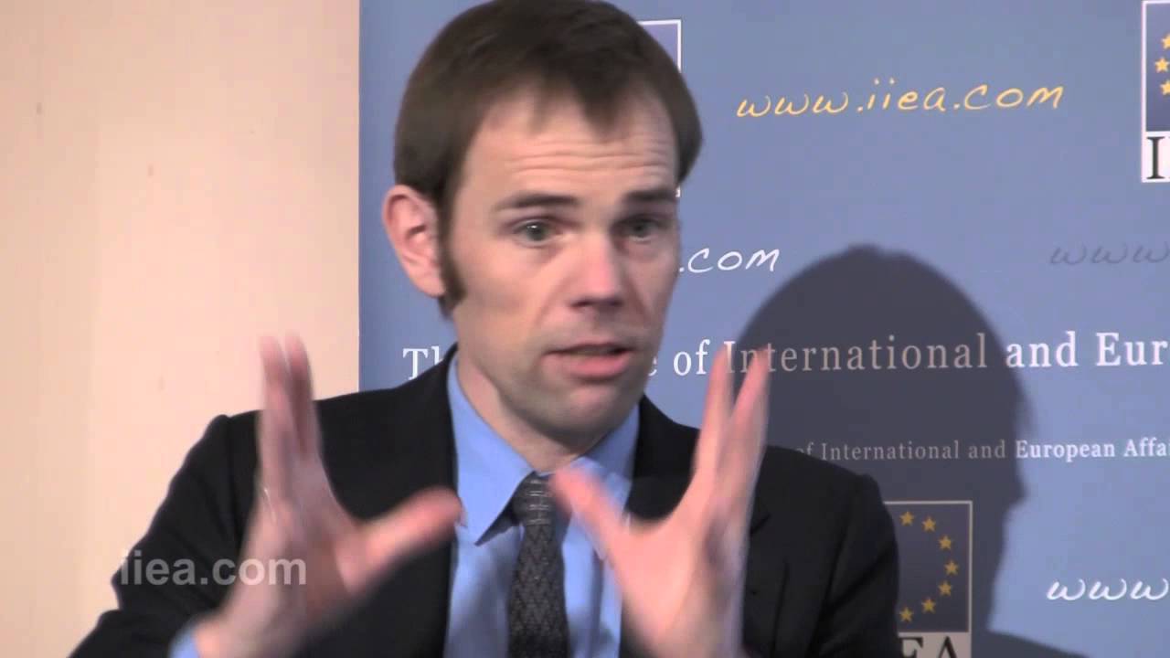 Luuk Van Middelaar - Keynote Speech - IIEA 23 January 2014 - YouTube
