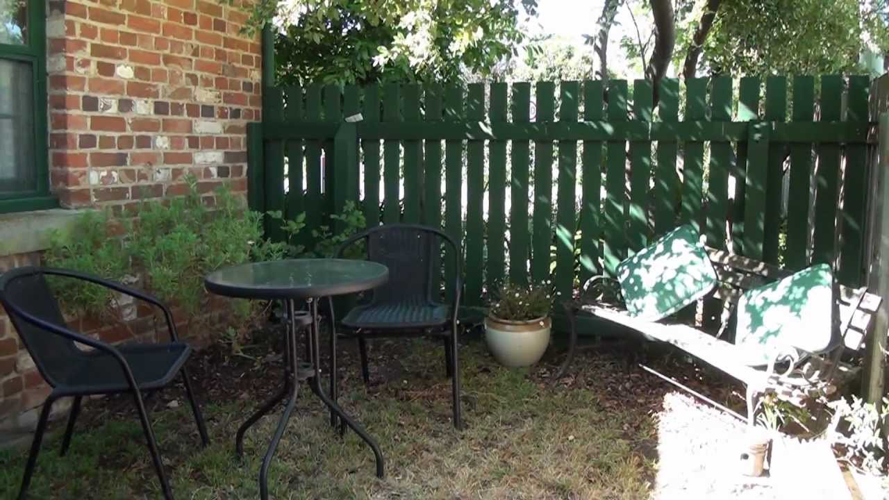 LAUREL COTTAGE - Fine Accommodation, Richmond, Tasmania. - YouTube