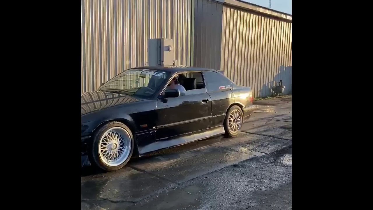 E36 Burnout contest. Fail Blows - YouTube