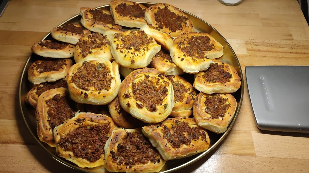 Kuleqë më mishë më shumë shije/Teig mit Fleisch sehr lecker - YouTube