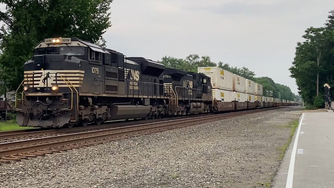 NS 1079 with a good K5LLA leads an intermodal in Chesterton! 7/8/22 ...