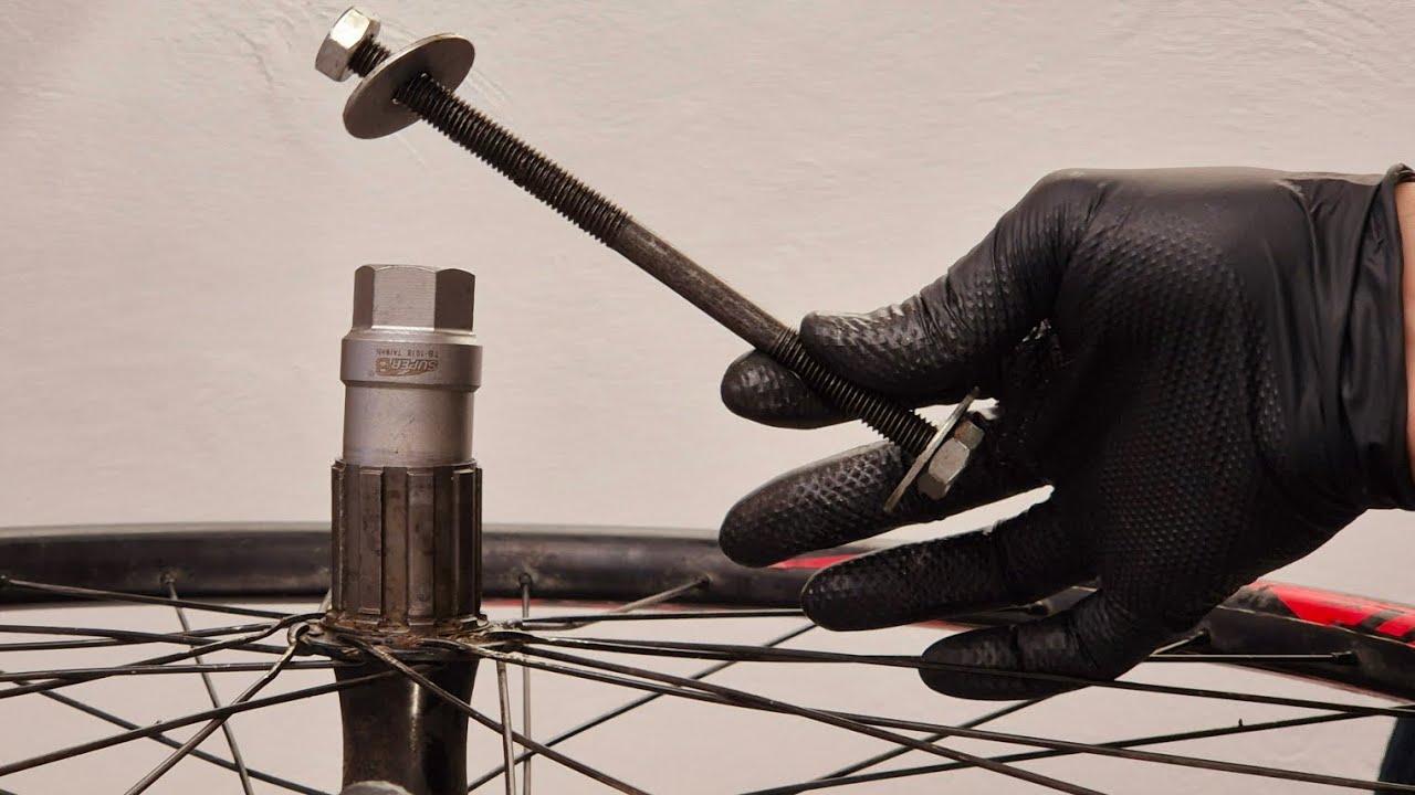 The "Third hand" - DIY tool for removing the free hub body on rear hub ...