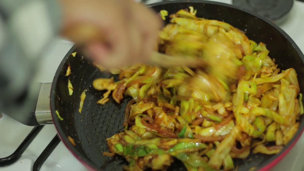 How to Saute Cabbage with Ginger | Miss Mandi Throwdown - YouTube