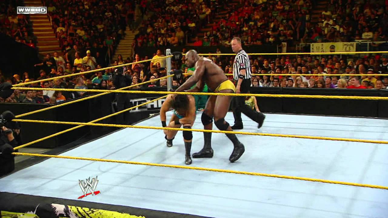 WWE NXT - WWE NXT: Titus O'Neil vs. Derrick Bateman - YouTube
