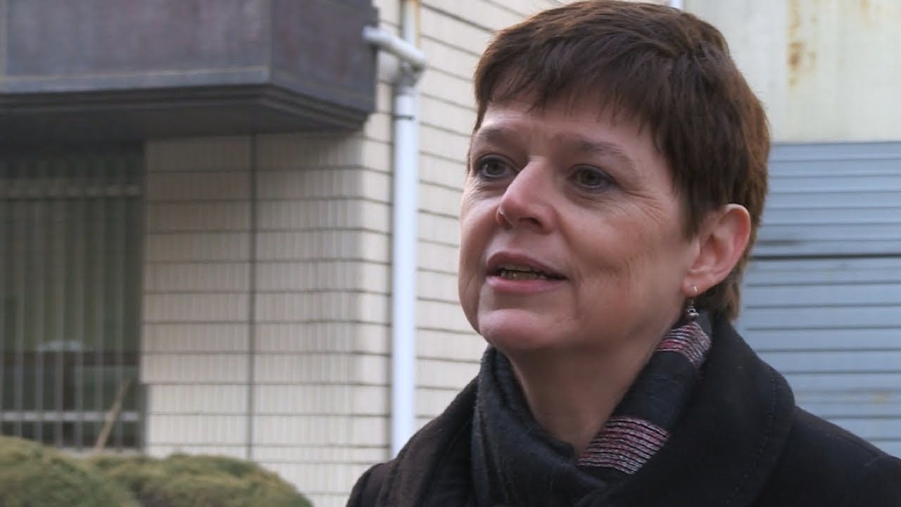 '내란음모'사건 재판 방청한 외국인. 로젠 라이프(Roseann Rife) 국제앰네스티 동아시아국장 - YouTube