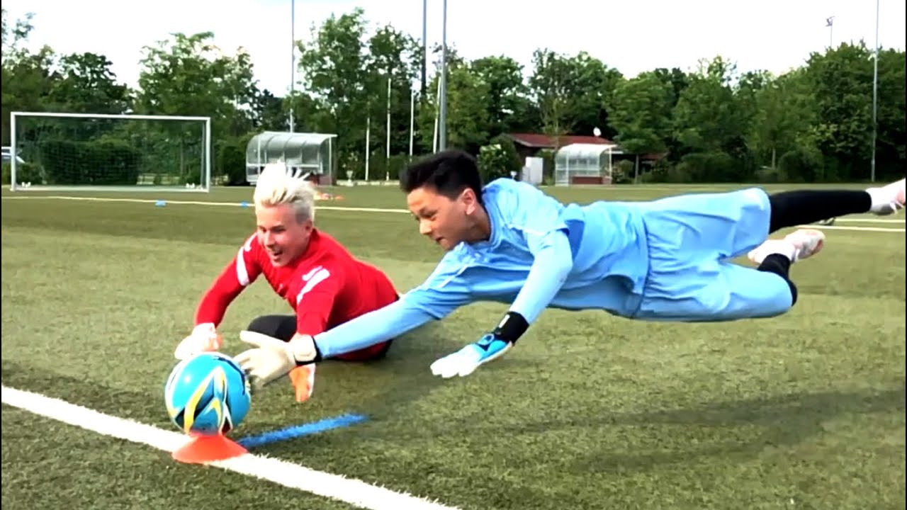 13Y GK Bobby - Extreme Fun Challenge w. Mike (Modern Goalkeeping) and ...