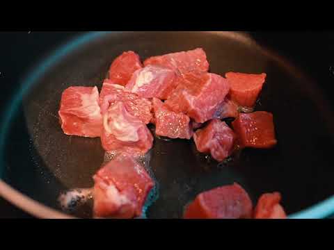 Mo cooks Omani Qalya