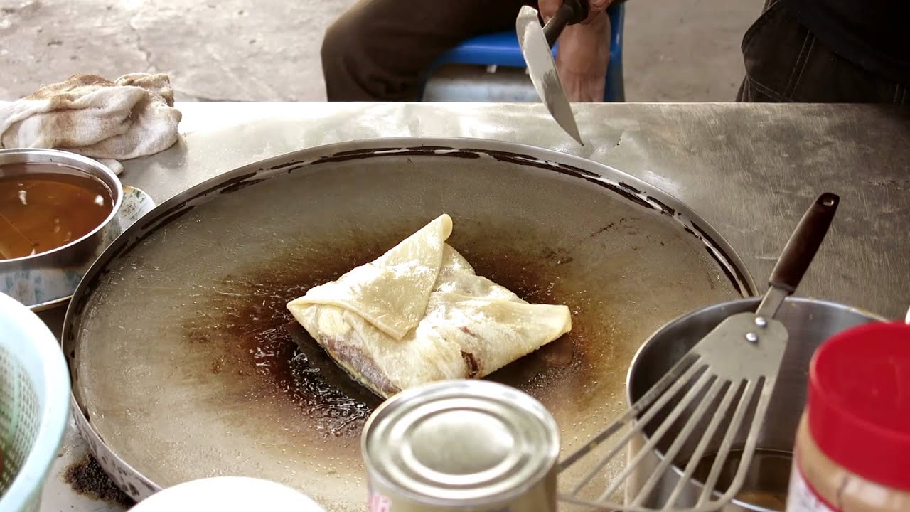 Thai Street Pancake, How it's Made. - YouTube