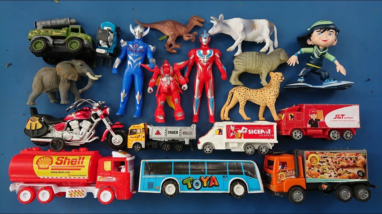 menemukan dalam kotak biru, ultraman, dinosaurus, kerbau, boboi boy ...