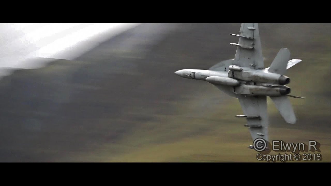 F18 Navy Super Hornets in the Mach Loop - YouTube