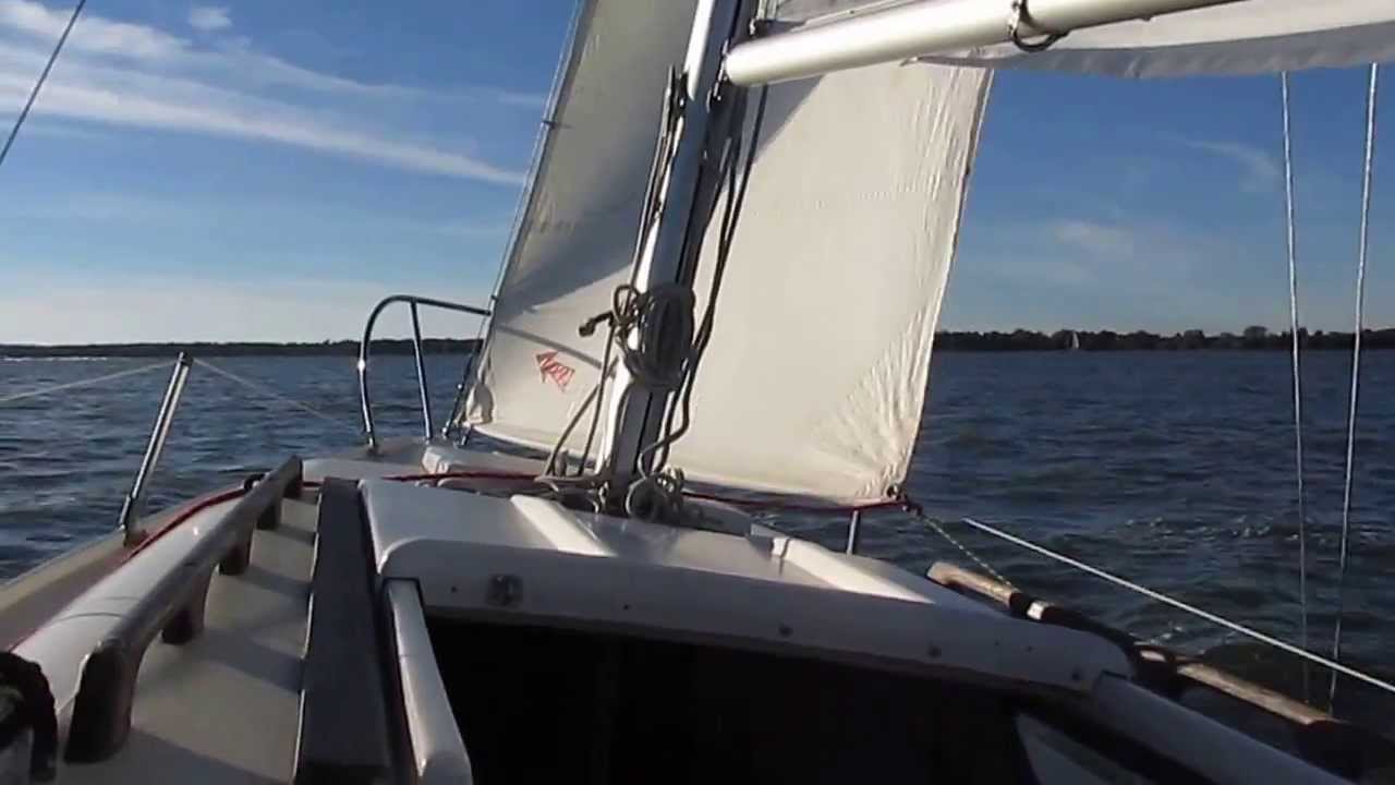 Balboa 20 in Presque Isle Bay Erie - YouTube