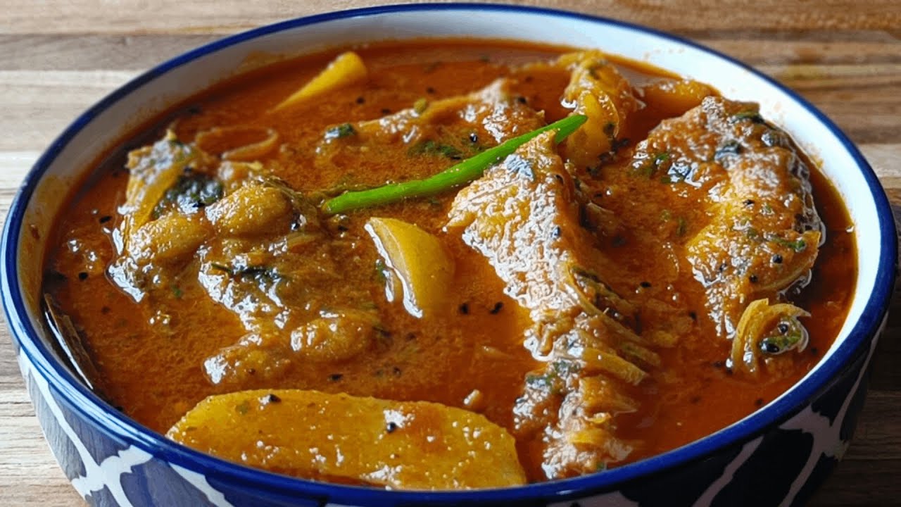 How To Make Katla Macher Jhol In Bengali Style | Katla Macher Jhol Recipe | Sumi's Cooking ...