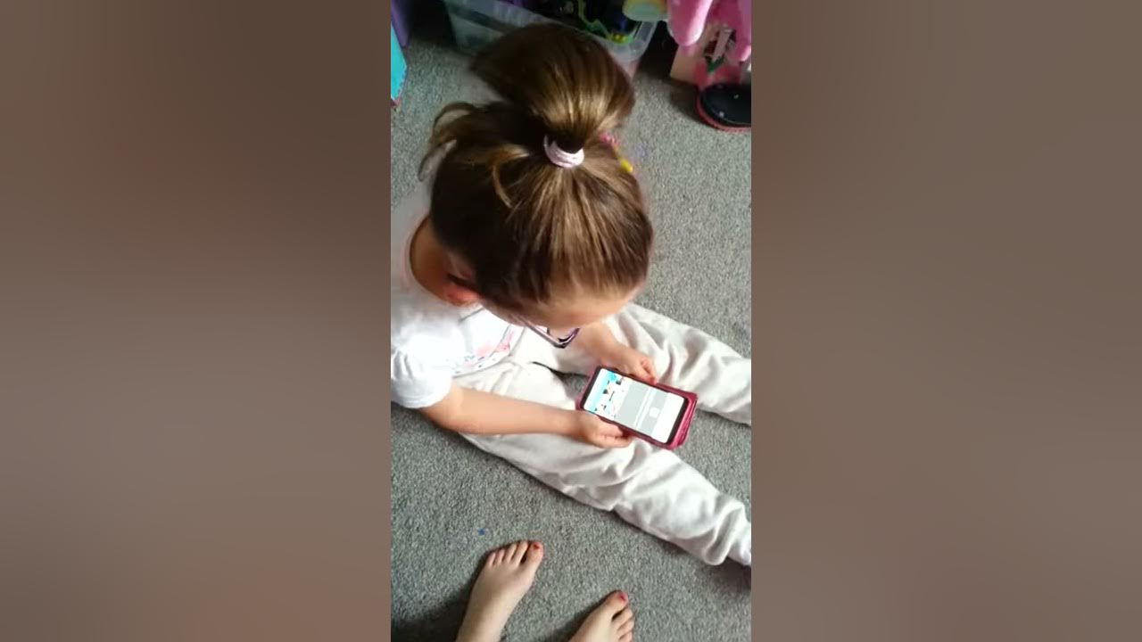 I Am Playing My Sisters Phone Youtube