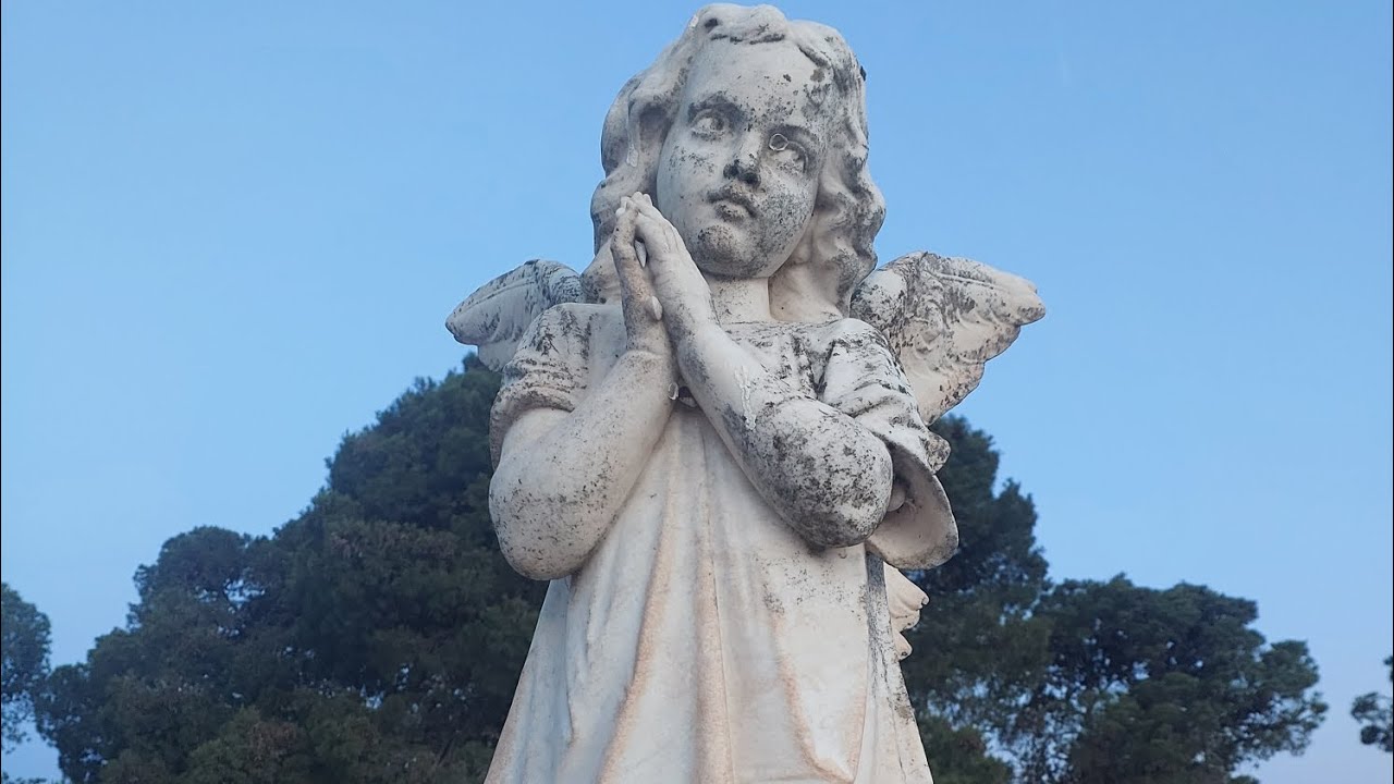 Cemetery walk through.. Copper Coastal town Wallaroo #graves - YouTube