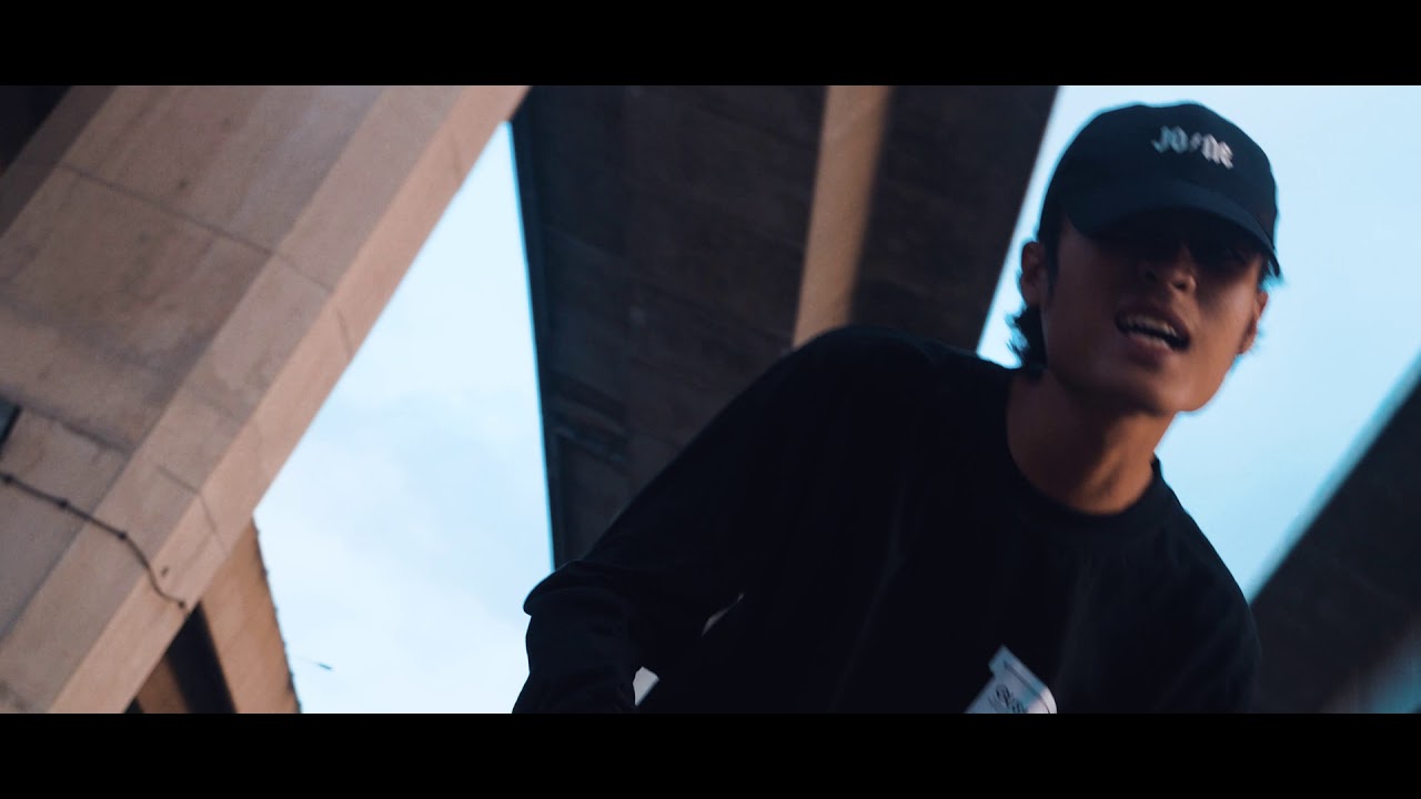 Monkey P - ทำงานทำเงิน Ft.Zeesky (Prod.KXLLBXTS) [MV] - YouTube