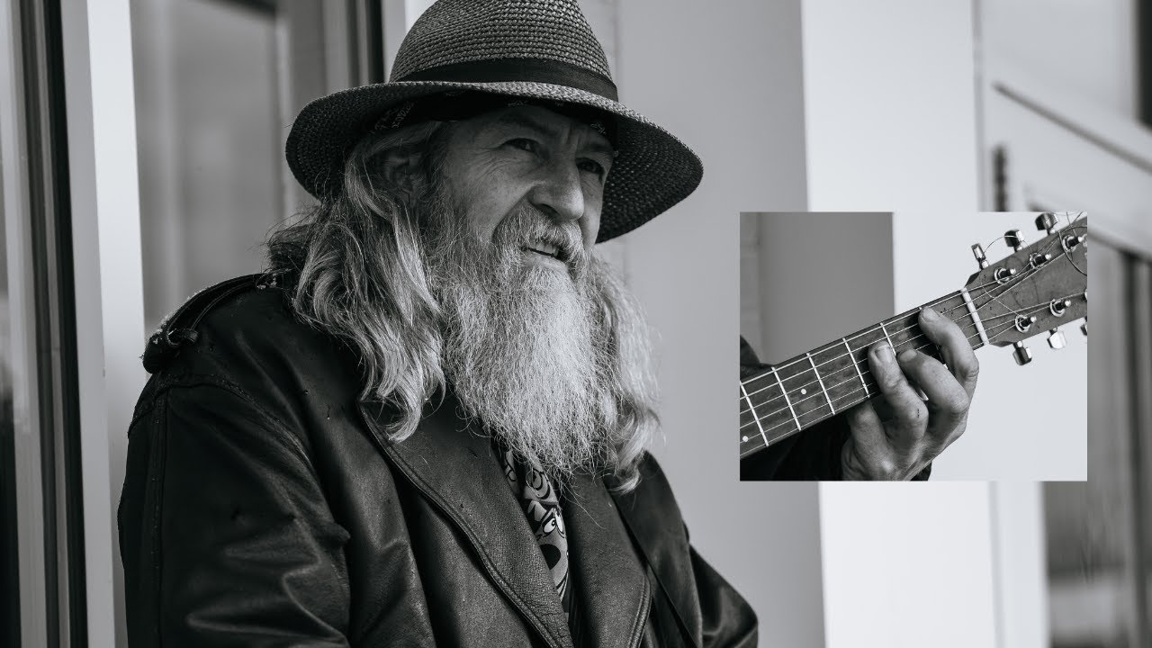 His Singing Voice Had A Southern Twang In It - YouTube