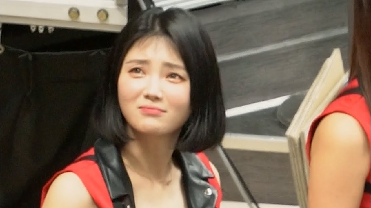 Cute facial expressions of a short hair cheerleader - YouTube